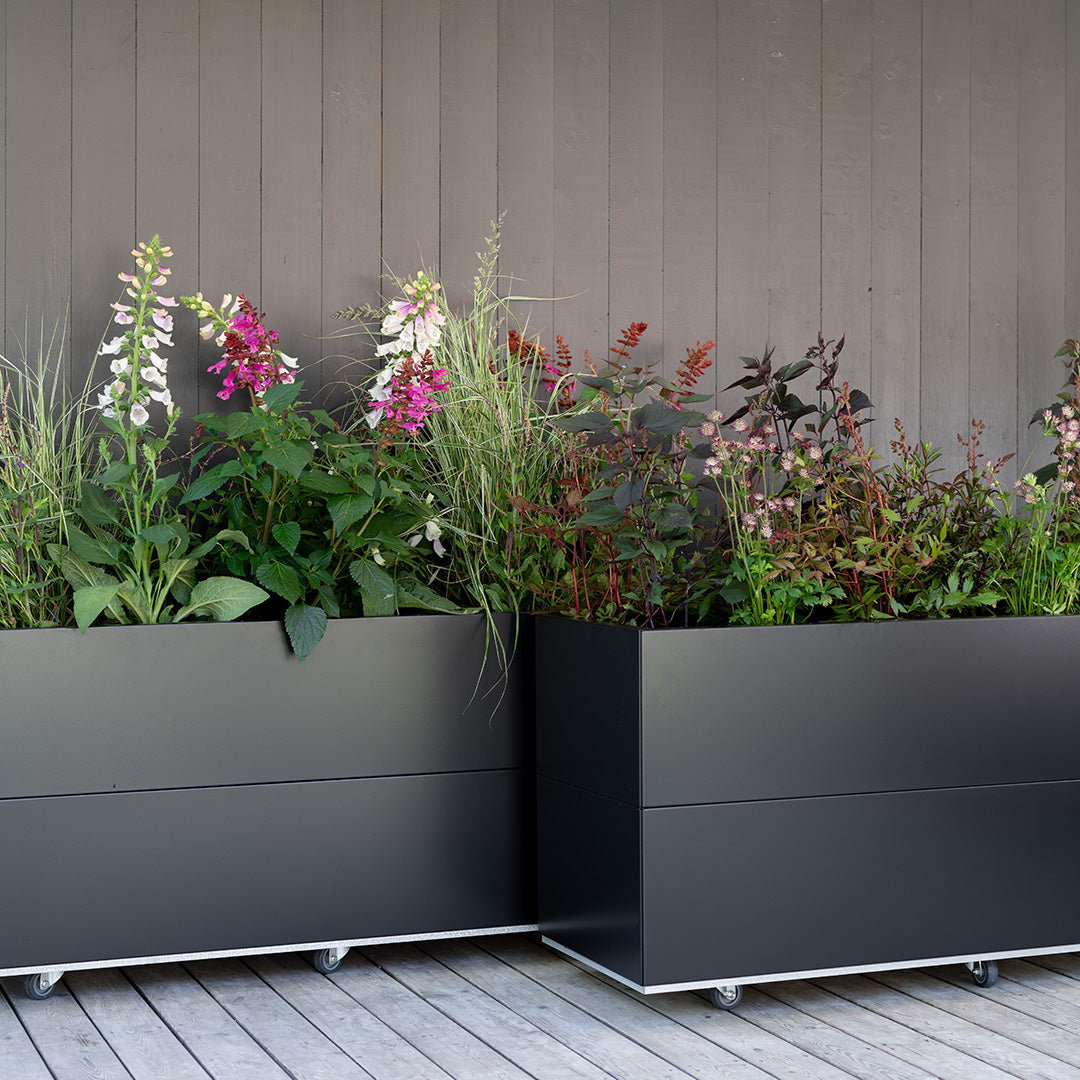 BEDD 120x40 h25 med bunn og hjul/ben